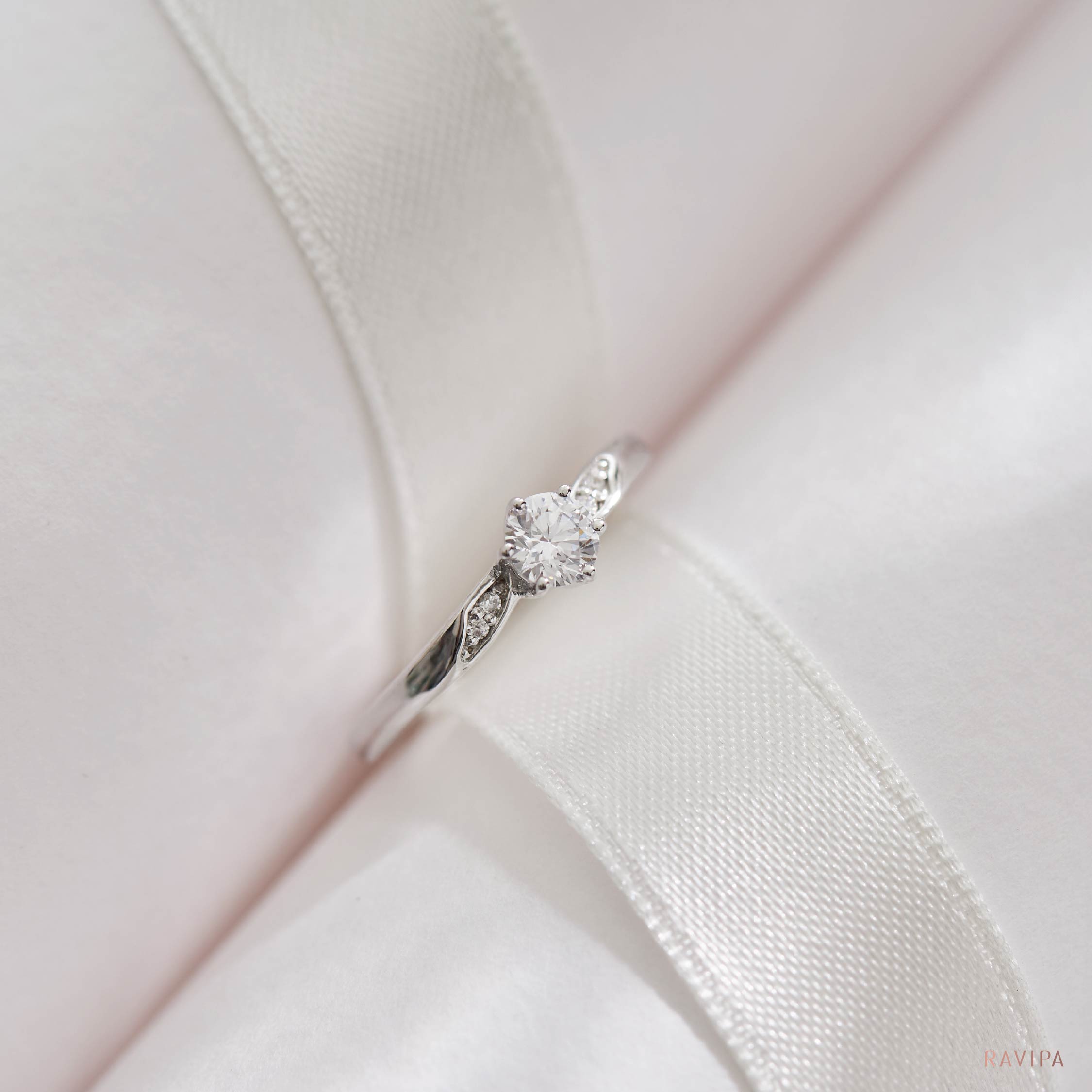 Mini Shooting Star Engagement Ring – RAVIPA